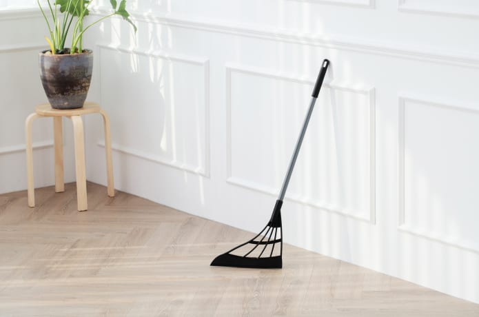 BROOMBI: Smart Broom with Quadruple Cleaning Power | Indiegogo