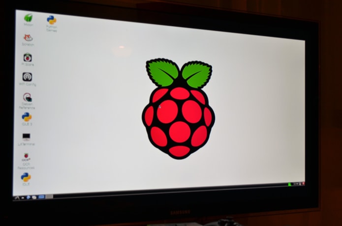 XBMC OS on Stealth Nighthawk F-117A TVDongle | Indiegogo